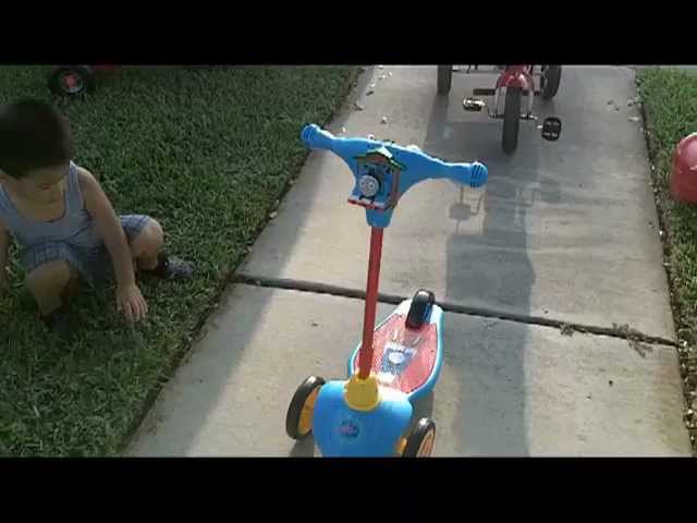 Thomas SCOOTER (KiddieLand) Review – That Helpful Dad